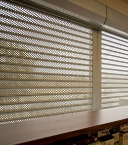 Roll-Up Counter Doors – PAYLON – Industrial Roll Up Doors